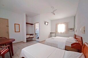 Quarto triplo | Wi-Fi de cortesia, roupa de cama