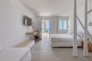 Suíte júnior, vista para o mar | 2 quartos, roupas de cama premium, edredons de pluma, frigobar