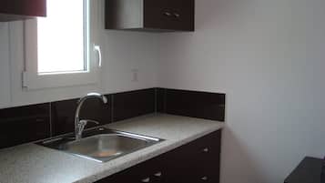 Estúdio | Cozinha privada | Um frigorífico, uma placa de cozinha, uma chaleira elétrica