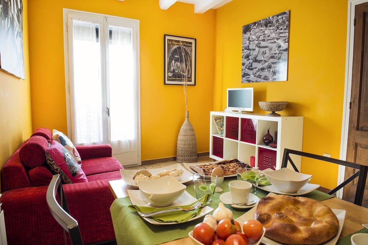 Apartamento, 2 quartos (Oliver) | Edredons de pluma, Wi-Fi de cortesia, individualmente decorados
