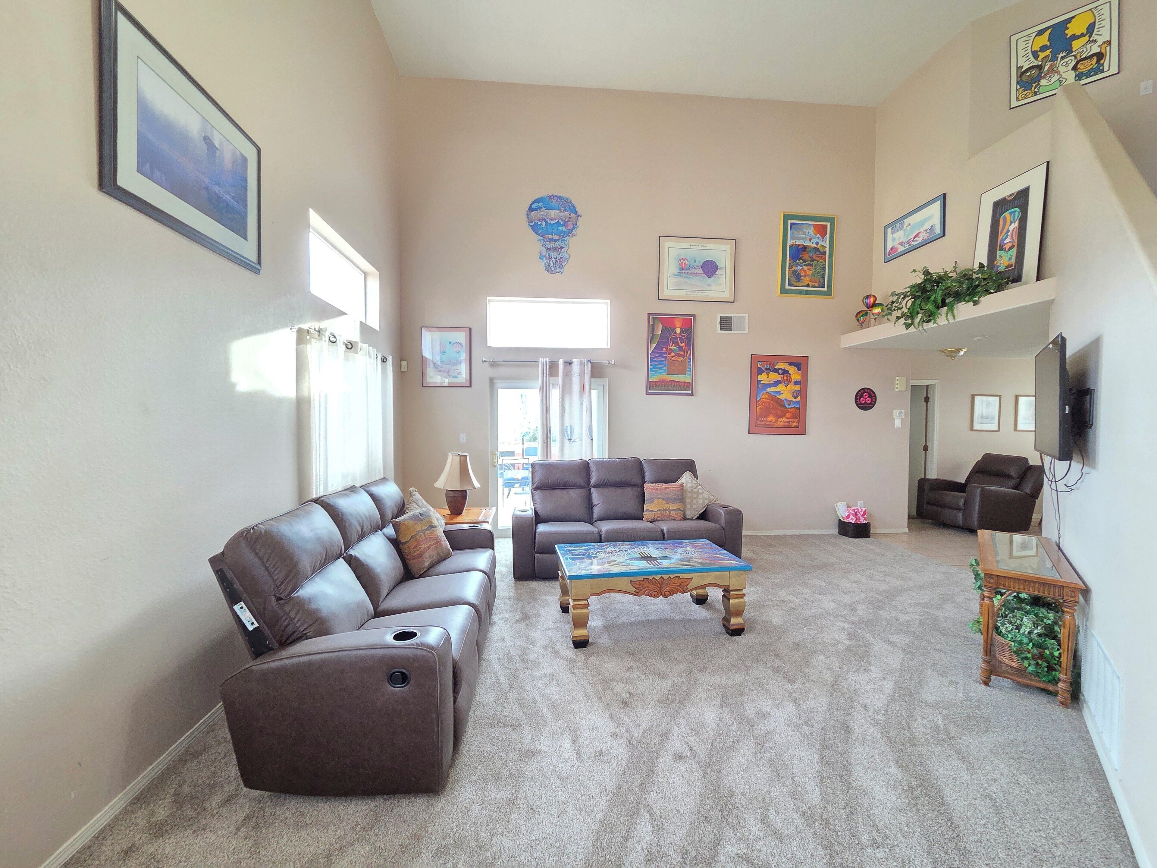 "The Fontana" 4bedrooms,  Hot Tub, Patio Mister, And Pets Welcome! - Corrales, NM