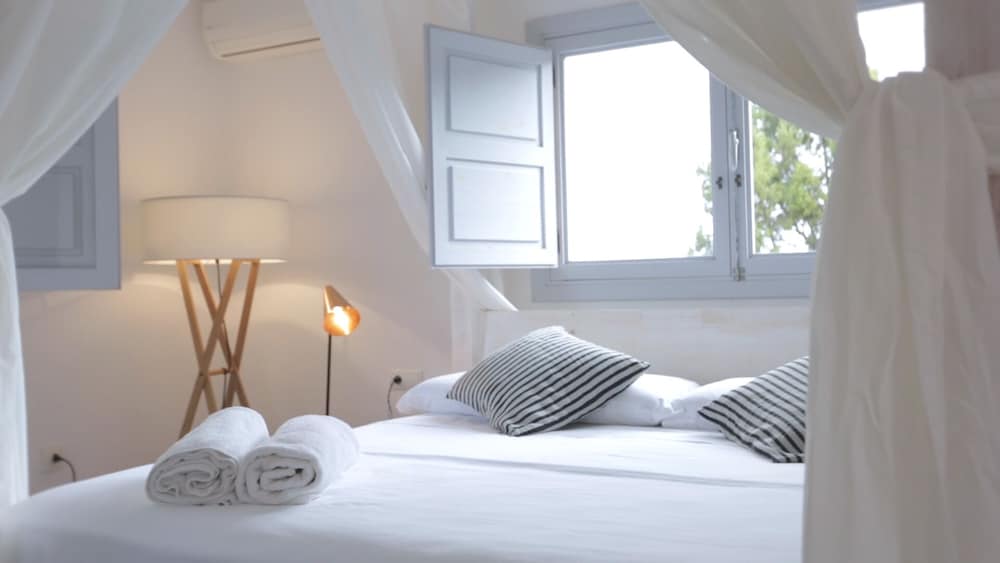 Villa With L Shaped Pool, Beautiful Sea View And The Best Location In Ibiza - Ibiza Airport (IBZ)