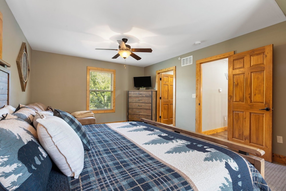 Whispering Pines - Brand New 4 Bdr, 4 Bath In Stonebridge - Branson, MO