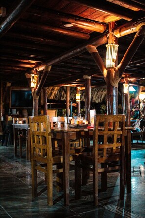 Café da manhã, almoço e jantar