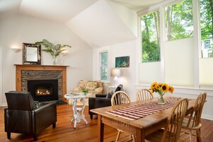 Hillcrest | Sala de estar | TV de ecrã plano 