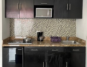 Estudio 14 | Cozinha privada | Uma cafeteira/bule, liquidificador, Produtos de limpeza 