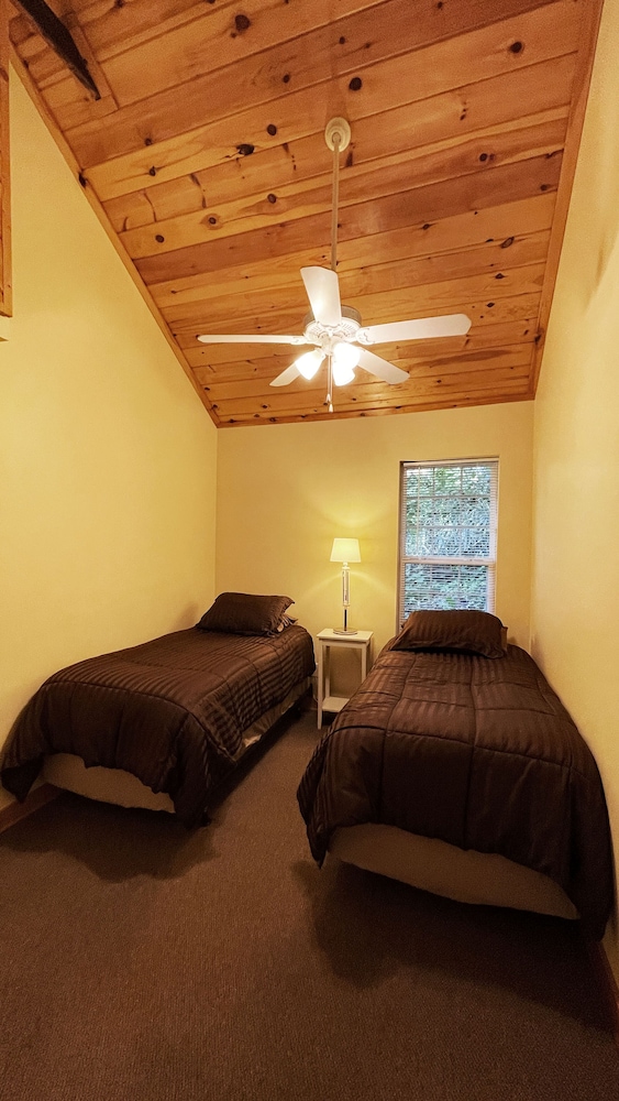 Cozy Cottage In Mountains 2.2 Miles From Downtown Or 10 Dollars On Uber - Weaverville, NC