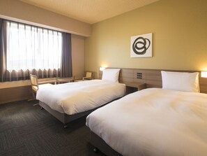 Secretária, Wi-fi grátis, roupa de cama fornecida 