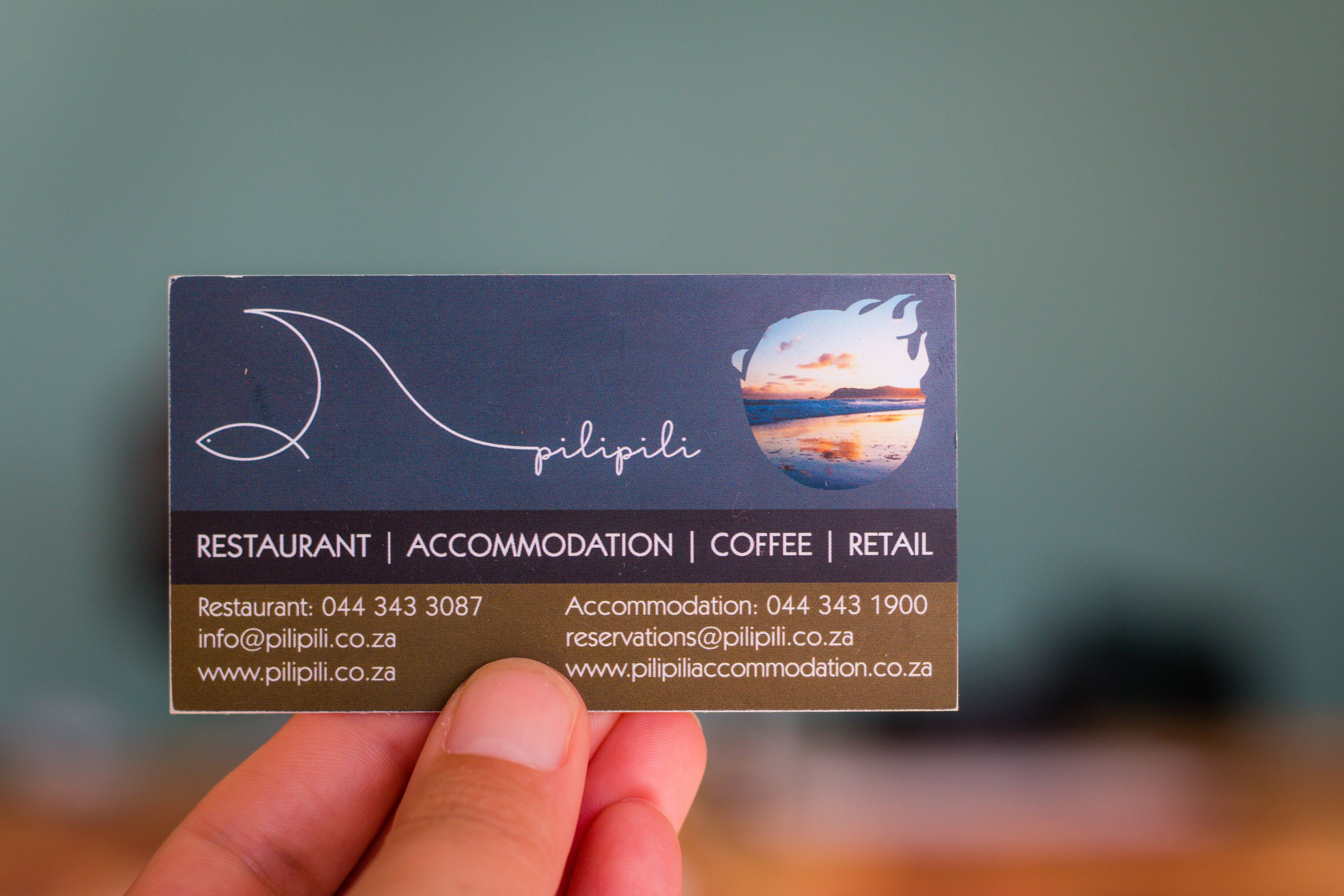 Cartão de visita para um restaurante, alojamento, café e serviços de comércio.