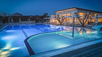 Piscina exterior sazonal