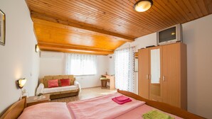 Apartamento, 1 cama de casal | Berços/camas para crianças grátis, Wi-fi grátis 