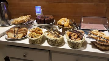 Café da manhã continental grátis todos os dias