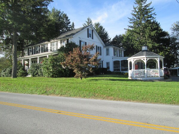 Buck's Homestead B&b - Washingtonville, NY