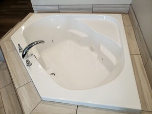 Quarto Deluxe, 1 cama king-size, não fumadores | Banheira de hidromassagem privativa