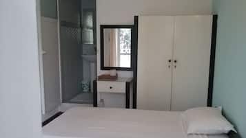 Quarto Duplo Deluxe, 2 camas individuais, fumadores, Vista para a cidade | 8 quartos, lençóis de algodão egípcio, roupa de alta qualidade