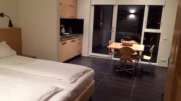 Estúdio Standard, banheira de hidromassagem grande | Cortinas/cortinados opacos, Wi-fi grátis, roupa de cama fornecida