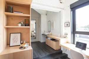 Estúdio Signature, 1 cama queen-size | Lençóis de algodão egípcio, roupa de alta qualidade, edredões de penas 