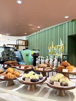 Pequenos-almoços servidos, cozinha local e internacional 