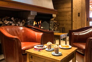 Área de estar no saguão