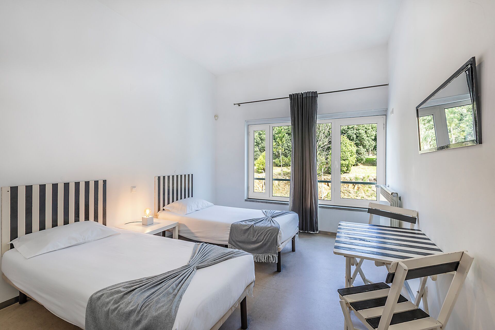 Quarto Twin, casa de banho privativa | Wi-fi grátis, roupa de cama fornecida, acesso para cadeira de rodas 