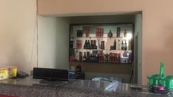2 bares/lounges