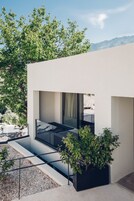 Cozy Room Balcony Private Pool Hot Tub - Disability Bathroom | Vista para a montanha