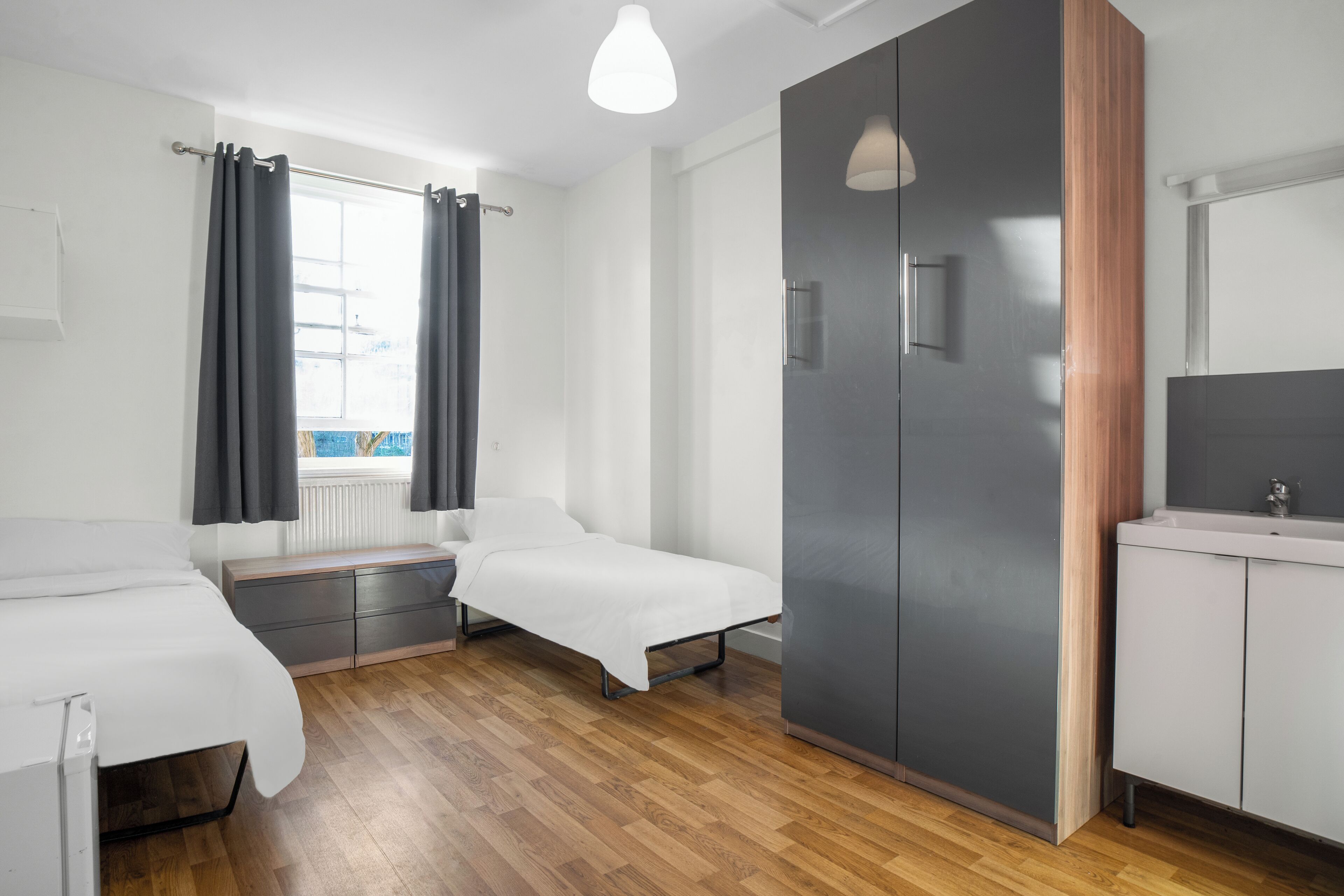 Secretária, Wi-fi grátis, roupa de cama fornecida 