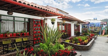 Bangalô | Cofres nos quartos, escrivaninha, Wi-Fi de cortesia