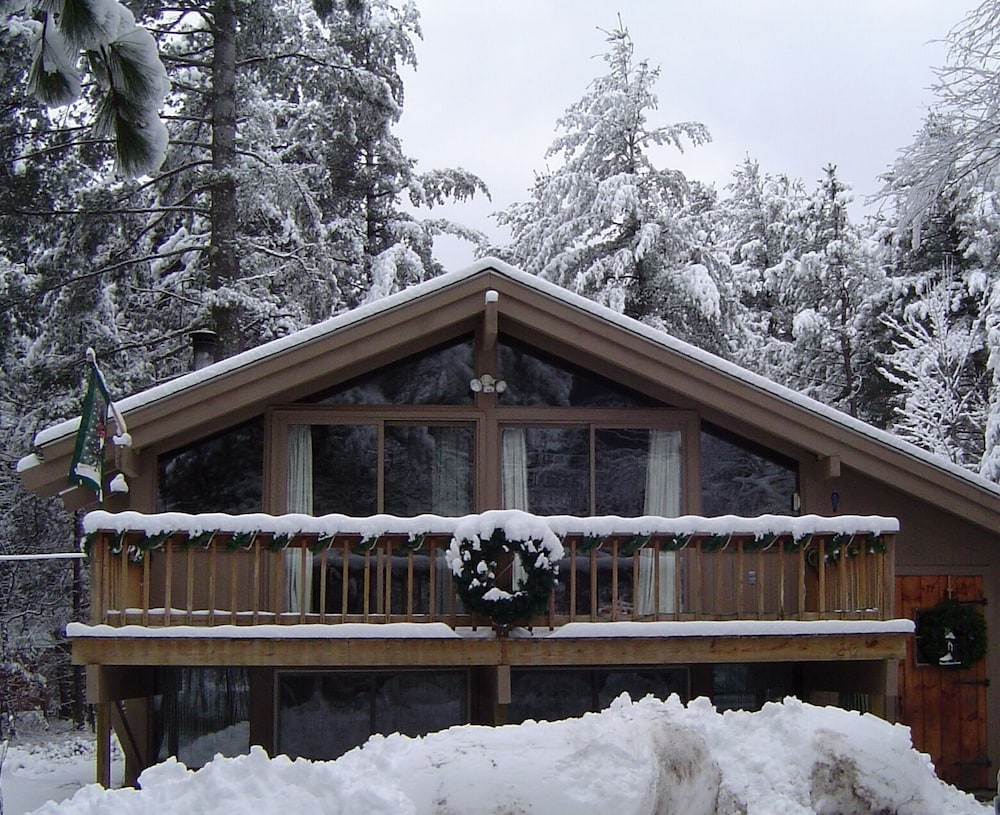 Perfect Location !! One Mile From North Conway With A Secluded Feel !! - North Conway, NH