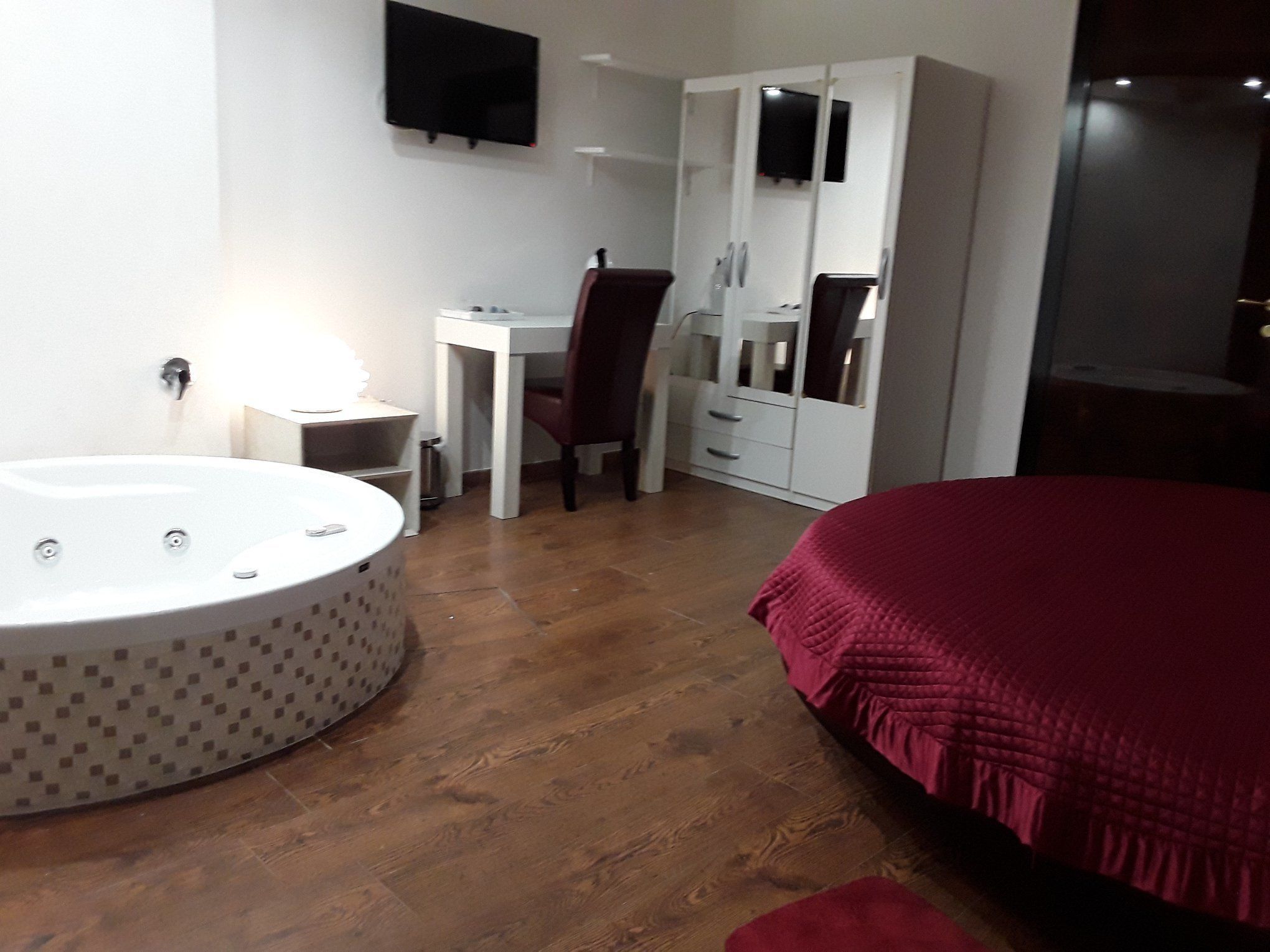 Suite-Estúdio Lua de Mel, 1 quarto, banheira de hidromassagem grande | Comodidade do quarto