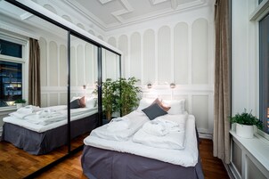 Secretária, quartos insonorizados, Wi-fi grátis 