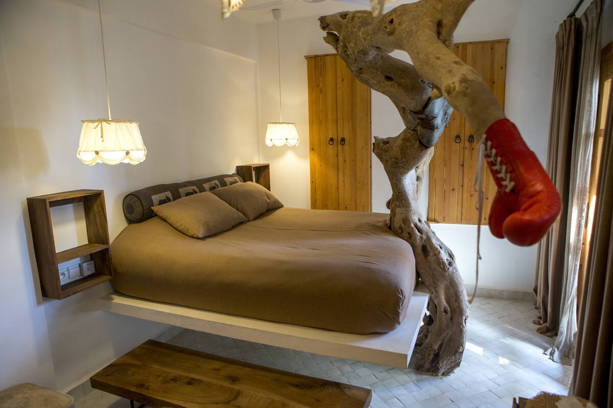 Quarto casal superluxo, para não fumantes, vista para o jardim | Edredons de pluma, cofres nos quartos, escrivaninha, cortinas blackout