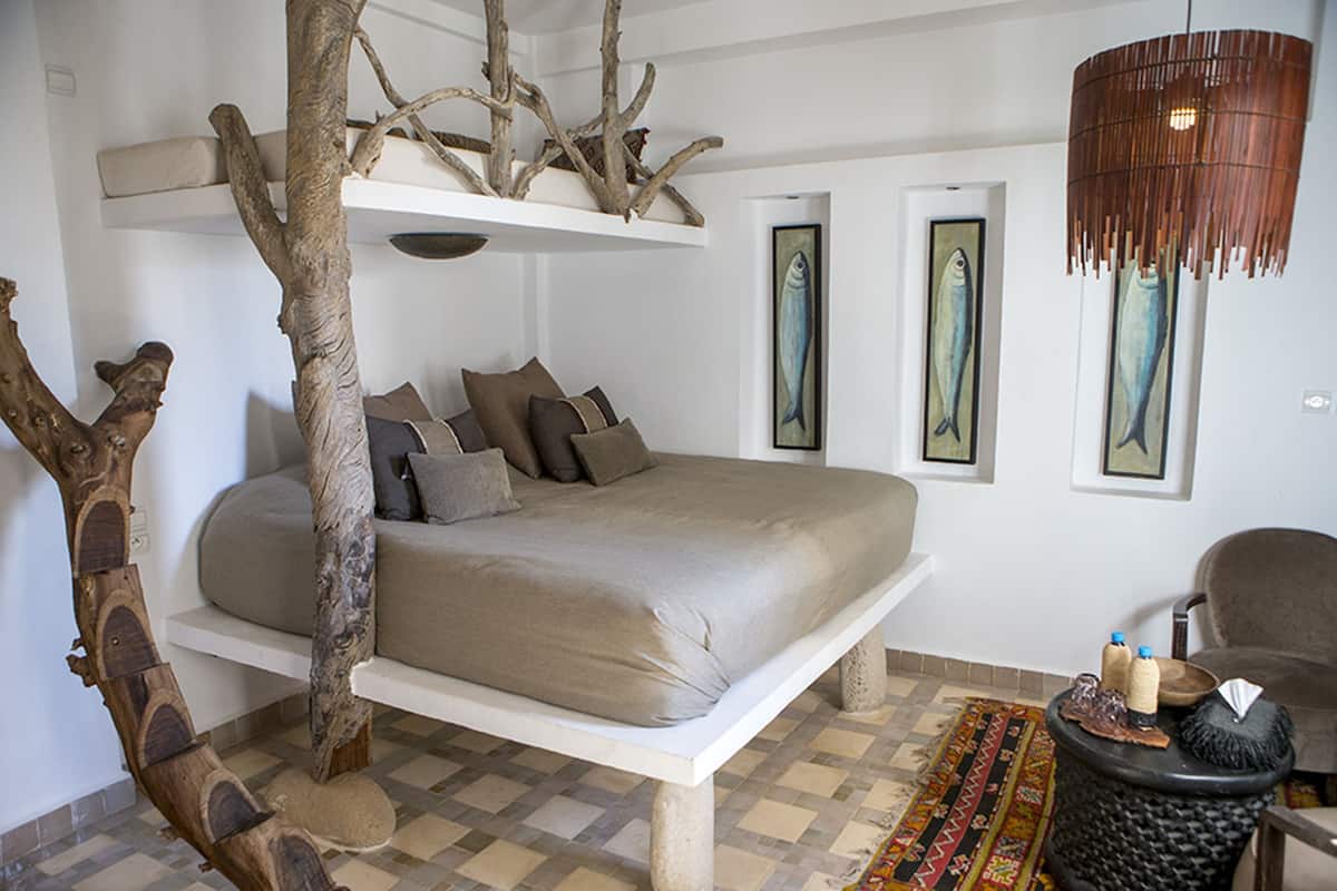 Quarto casal superluxo, 1 cama Queen, vista para o resort | Edredons de pluma, cofres nos quartos, escrivaninha, cortinas blackout