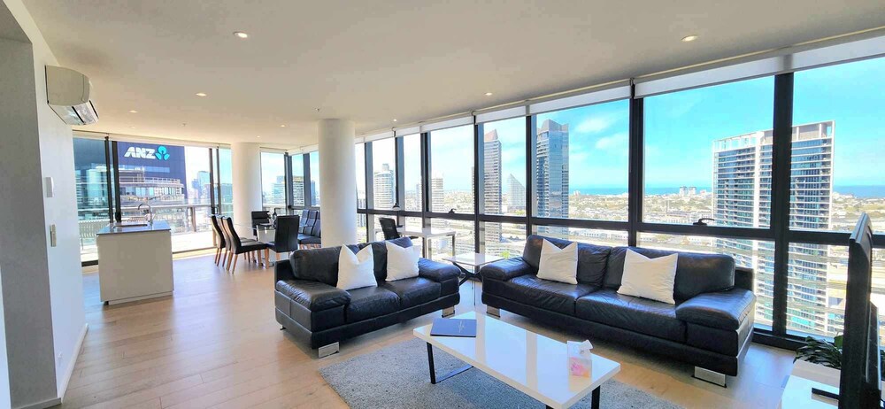 Melbourne Lifestyle Apartments - Best Views On Collins - Melbourne