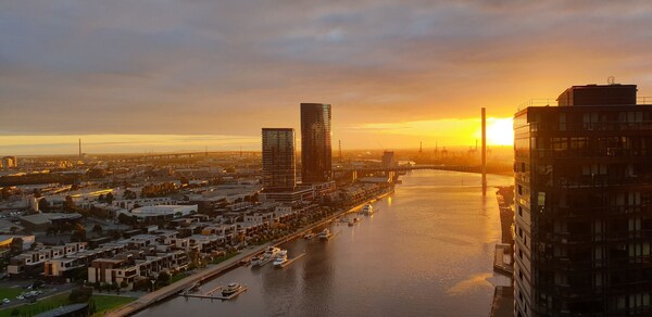 Melbourne Lifestyle Apartments - Best Views On Collins - Melbourne