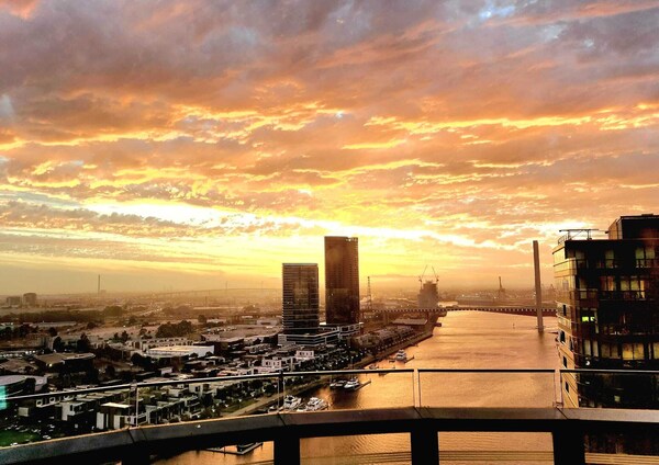 Melbourne Lifestyle Apartments - Best Views On Collins - Melbourne