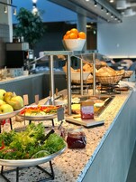 Pequeno-almoço tipo buffet diário incluído 