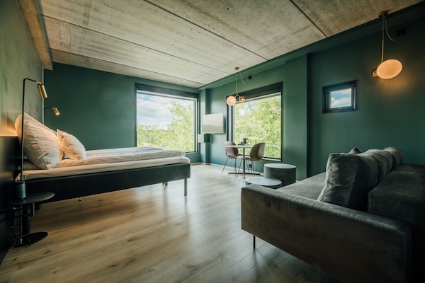 Quarto Familiar, não fumadores | Roupa de alta qualidade, camas de colchão pillowtop, secretária