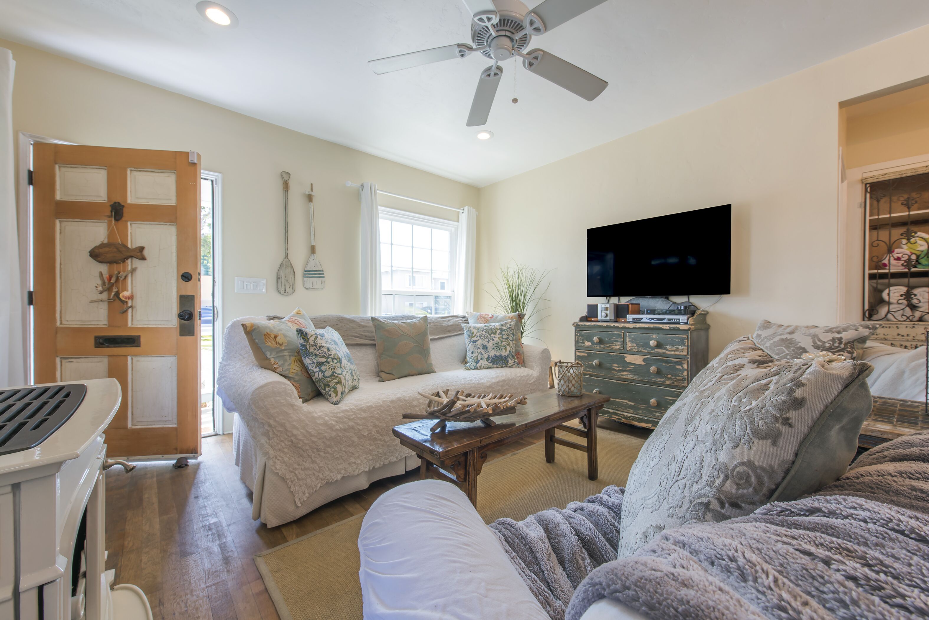 Gorgeous Cottage... The Perfect Place To Be At The Beach. - Mission Bay, CA