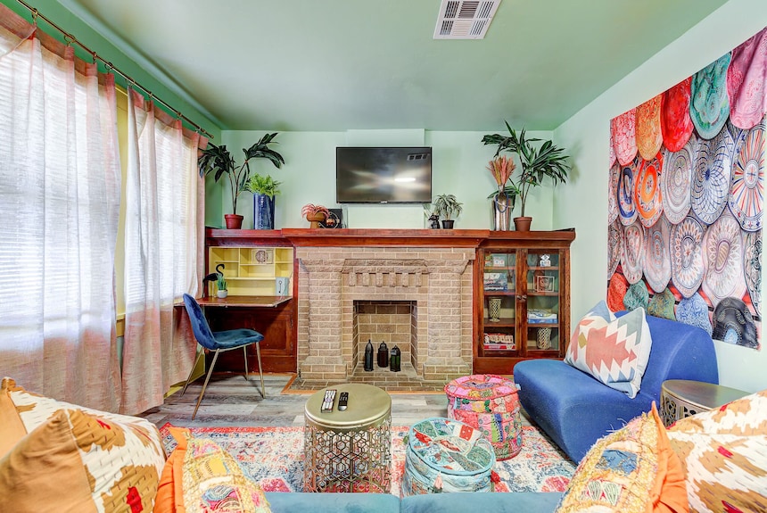 Canary Cottage-brighten Your Stay-central Nw Okc - Midtown - Oklahoma City