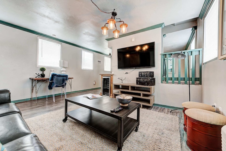 Indie Escape-2 In 1- Stones Throw To The Plaza - Oklahoma City, OK