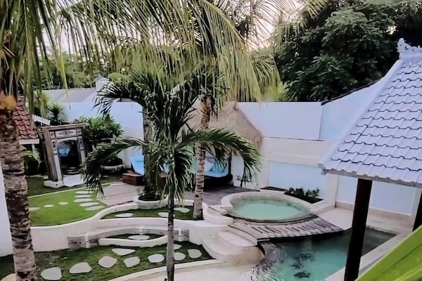 Royal One-Bedroom Villa with Lagoon Private Pool | Terraço/pátio