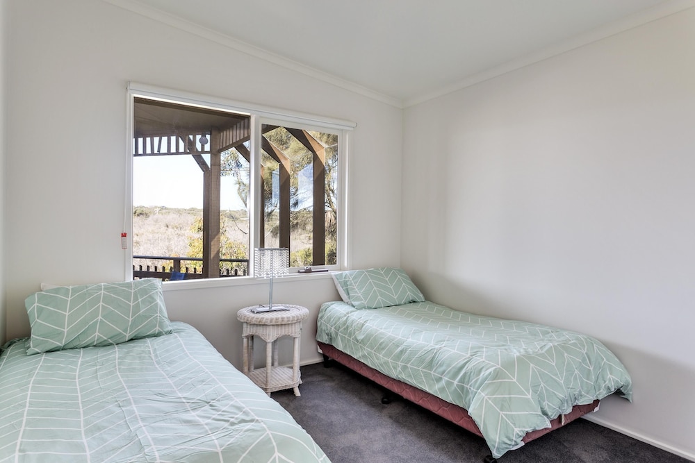 The Heyfield Hideaway: Tennis & Spa - Melbourne