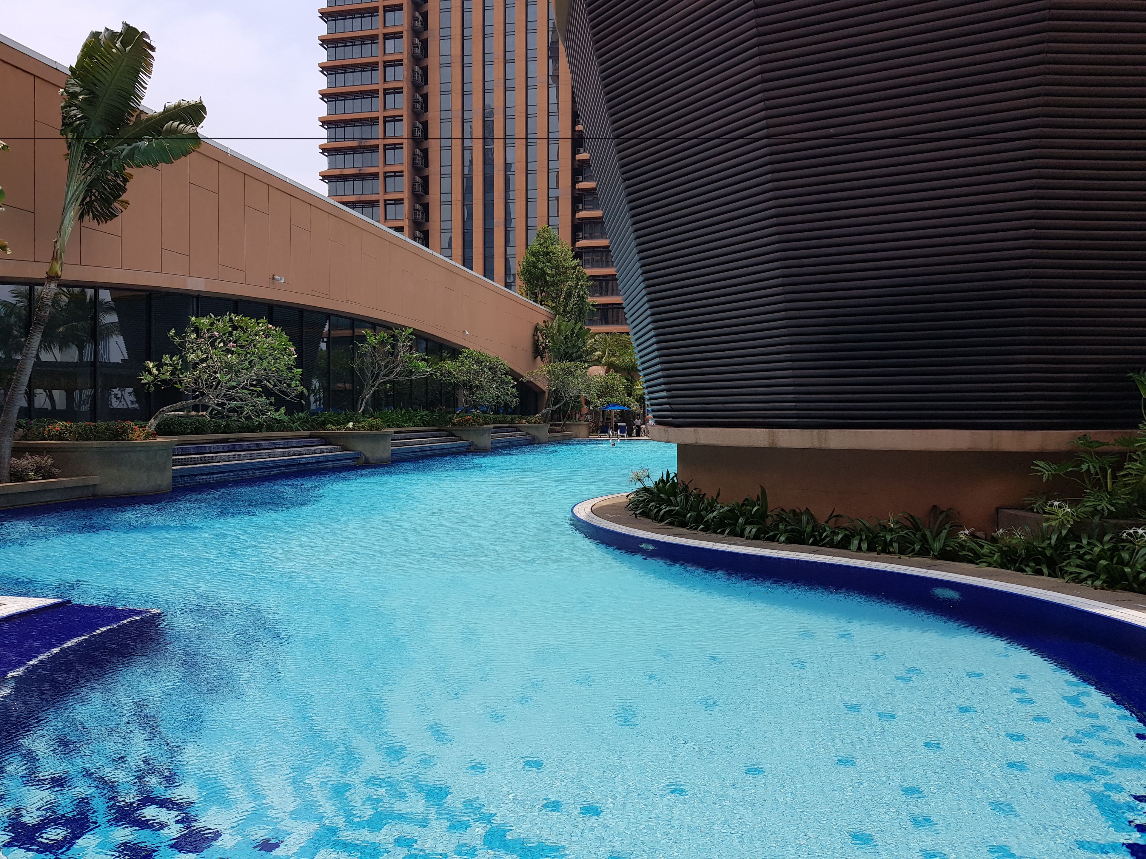3 piscinas exteriores, guarda-sóis 