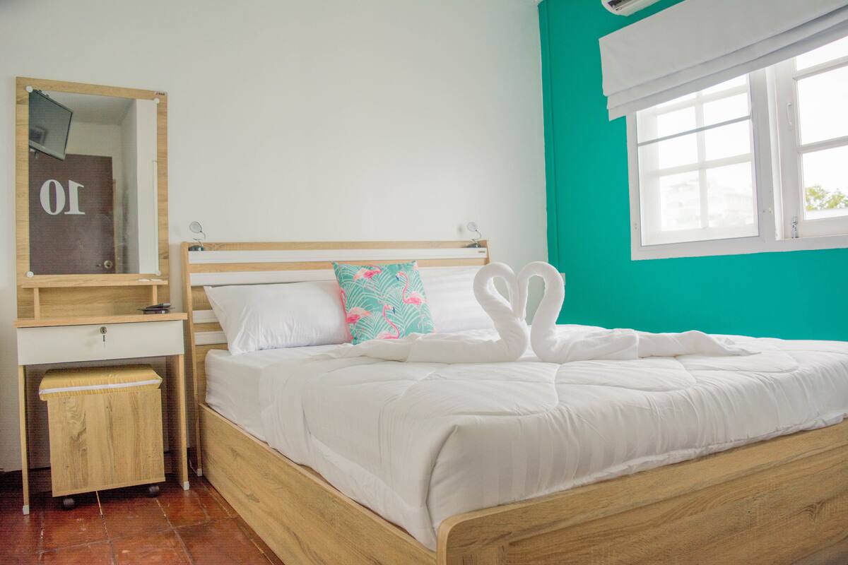 Standard Double Room with Sea View  | Roupa de alta qualidade, cortinas/cortinados opacos 