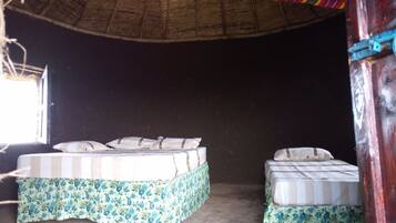 Quarto casal ou duplo, para não fumantes | Cofres nos quartos, berços grátis, camas extras/dobráveis (sobretaxa)