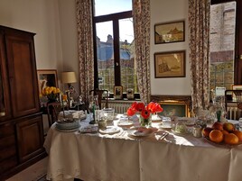 Café da manhã continental grátis todos os dias