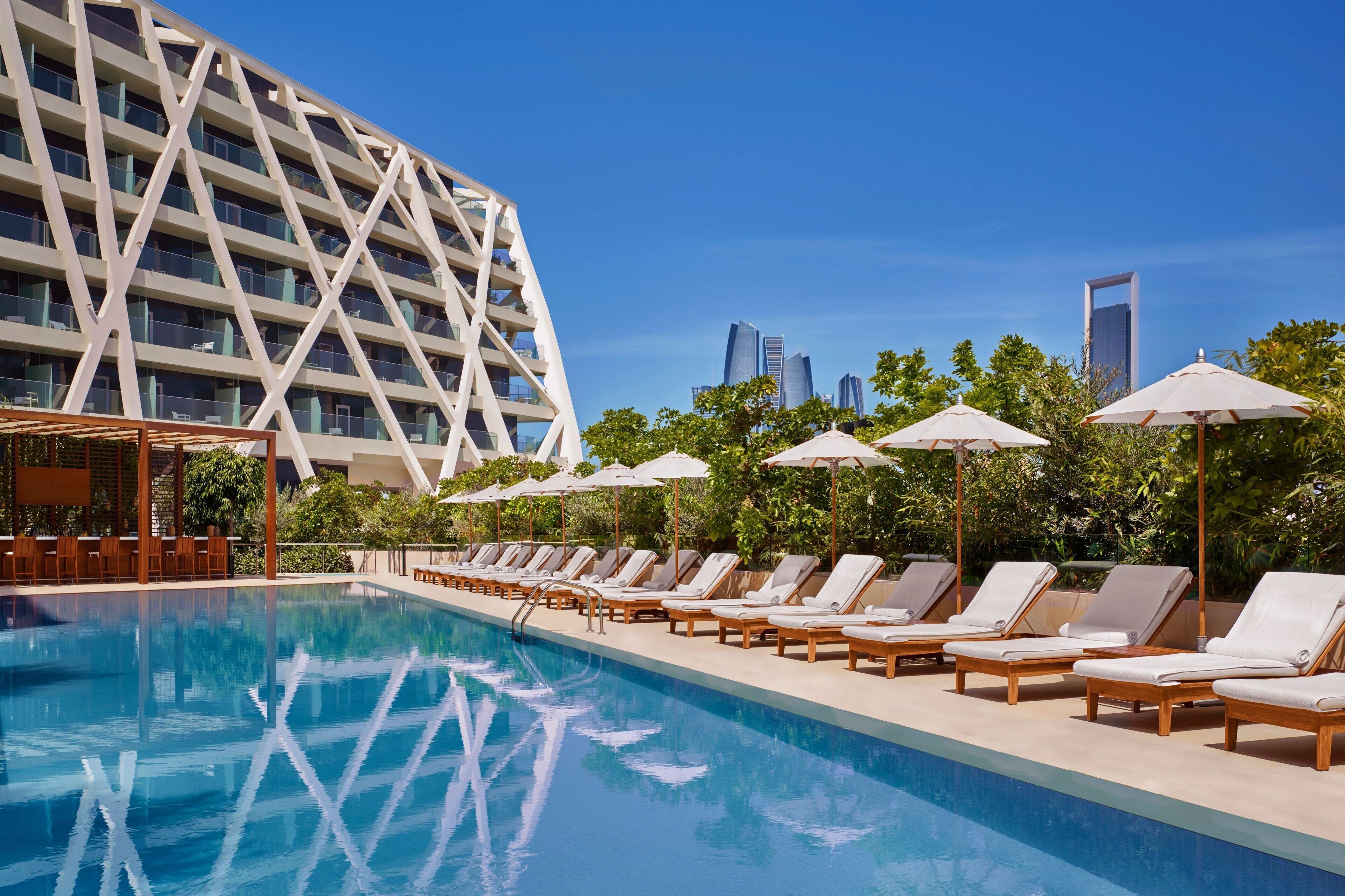 2 piscinas exteriores, da(s) 9:00 à(s) 19:00, toldos gratuitos 