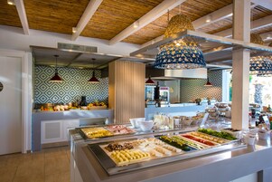 Pequeno-almoço tipo buffet diário incluído 