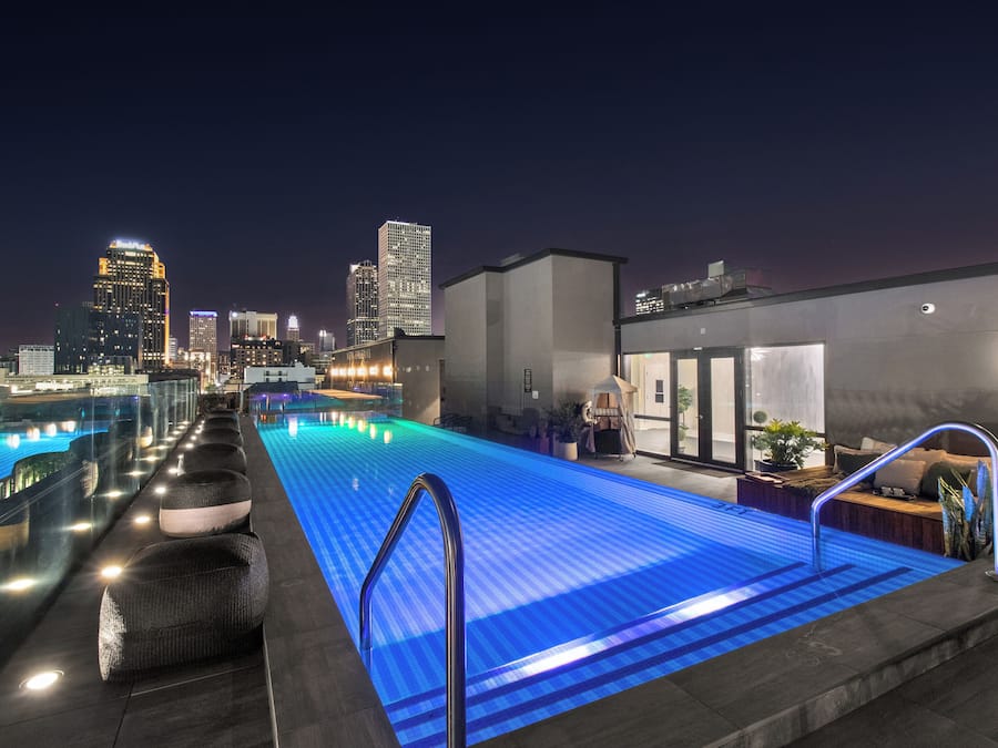 Piscina exterior, da(s) 8:00 à(s) 21:00, espreguiçadeiras